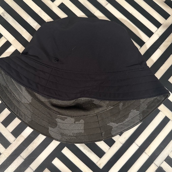 lululemon athletica | Accessories | Lululemon Reversible Bucket Hat Sm ...